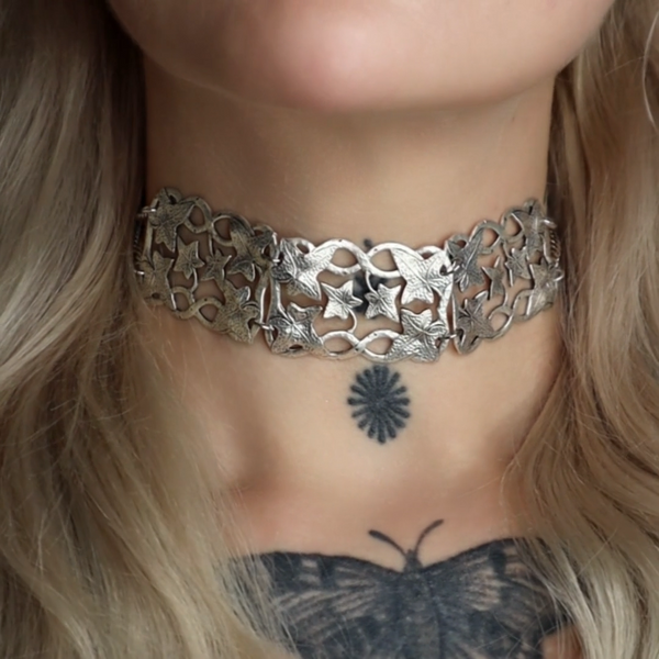 THORA. Climbing Ivy Wide Choker - Silver