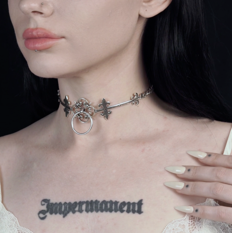 FORTRESS. Medieval Knocker Hinged Choker - Gold
